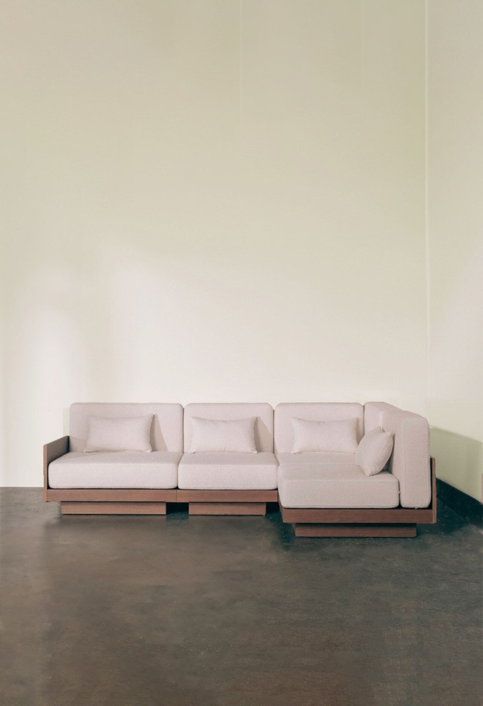 GEORGES THE CORNER SOFA 4 PLACES IN WALNUT FINISH OAK